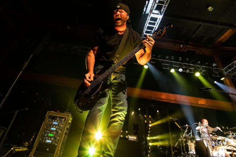 Sevendust Come Roaring Back At Sold Out Steel Stacks Show - The Rock ...