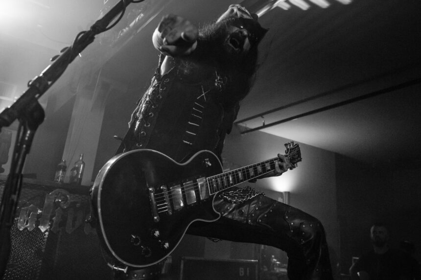 Saliva Guitarist Wayne Swinny In ICU After Brain Hemorrhage - The Rock ...