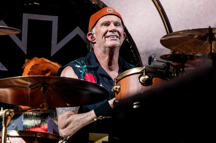 Review + Photos: Red Hot Chili Peppers Chef Up Sweet Sounds in Hershey
