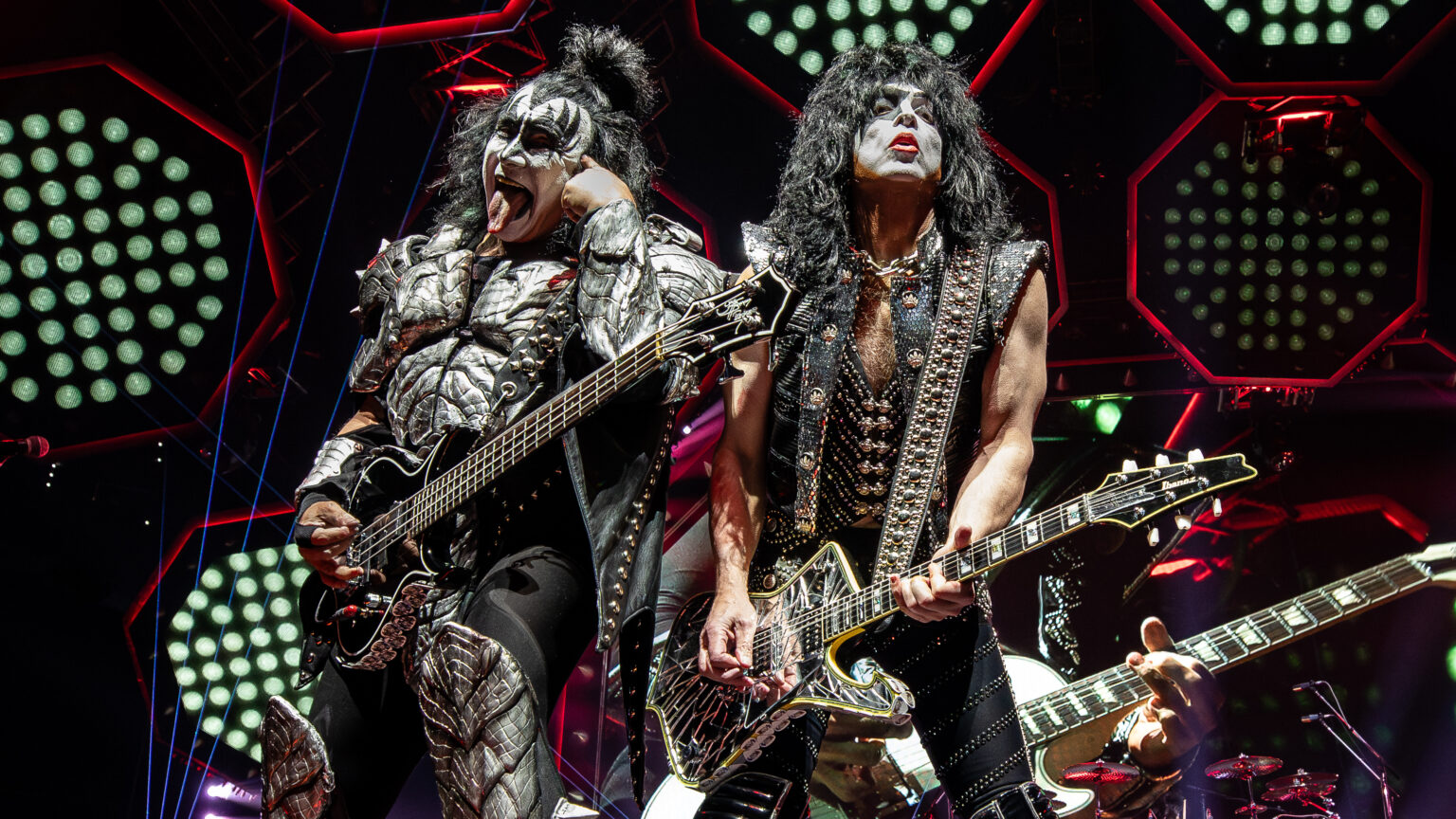 KISS Members Paul Stanley and Gene Simmons Inducted into Songwriters ...